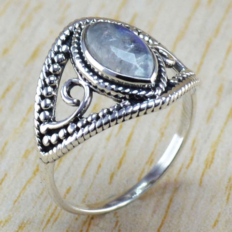 Reasons Why People Buy Thai Silver Jewelry